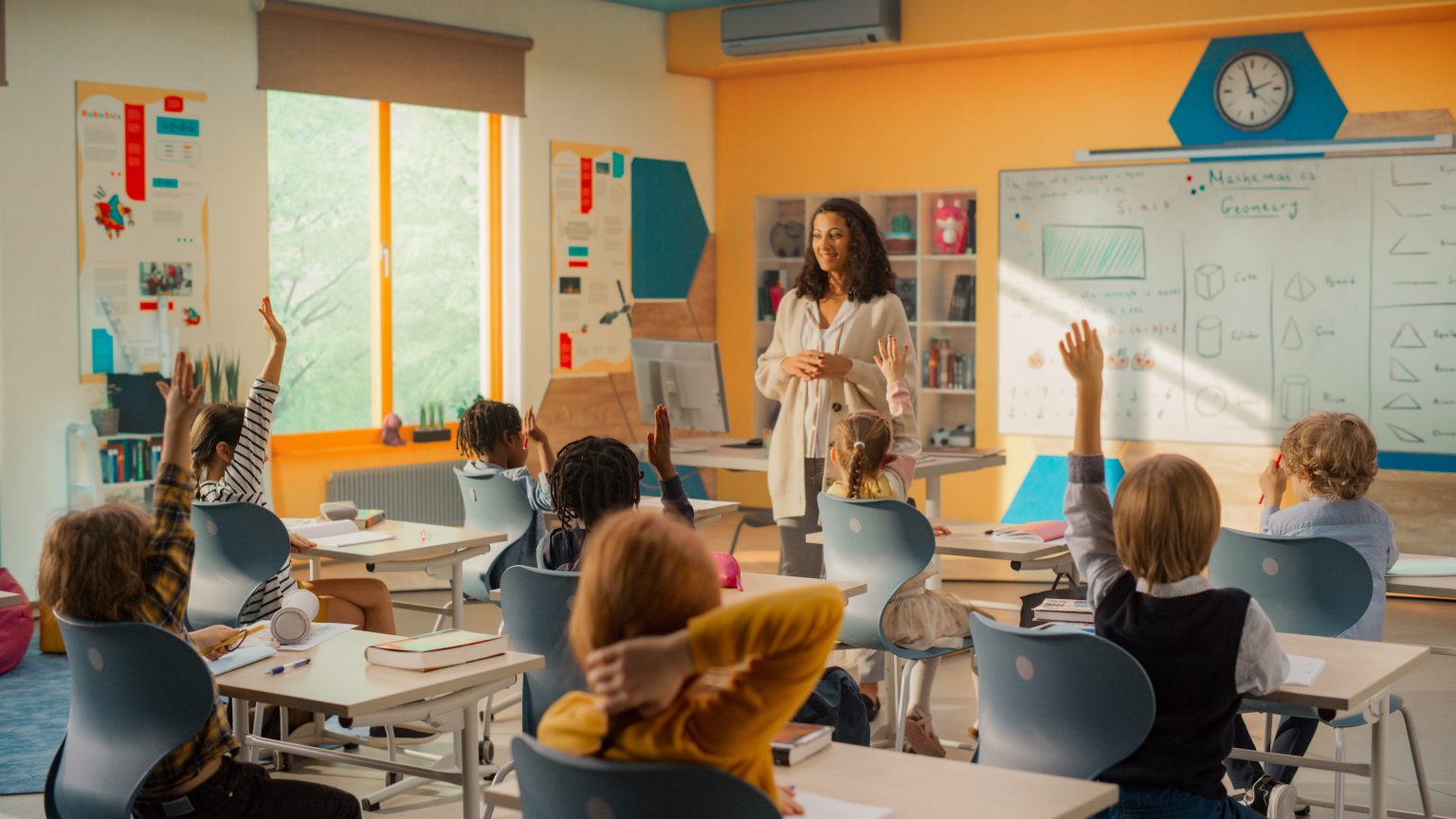How to Teach Creative Writing | 7 Steps to Get Students Wordsmithing